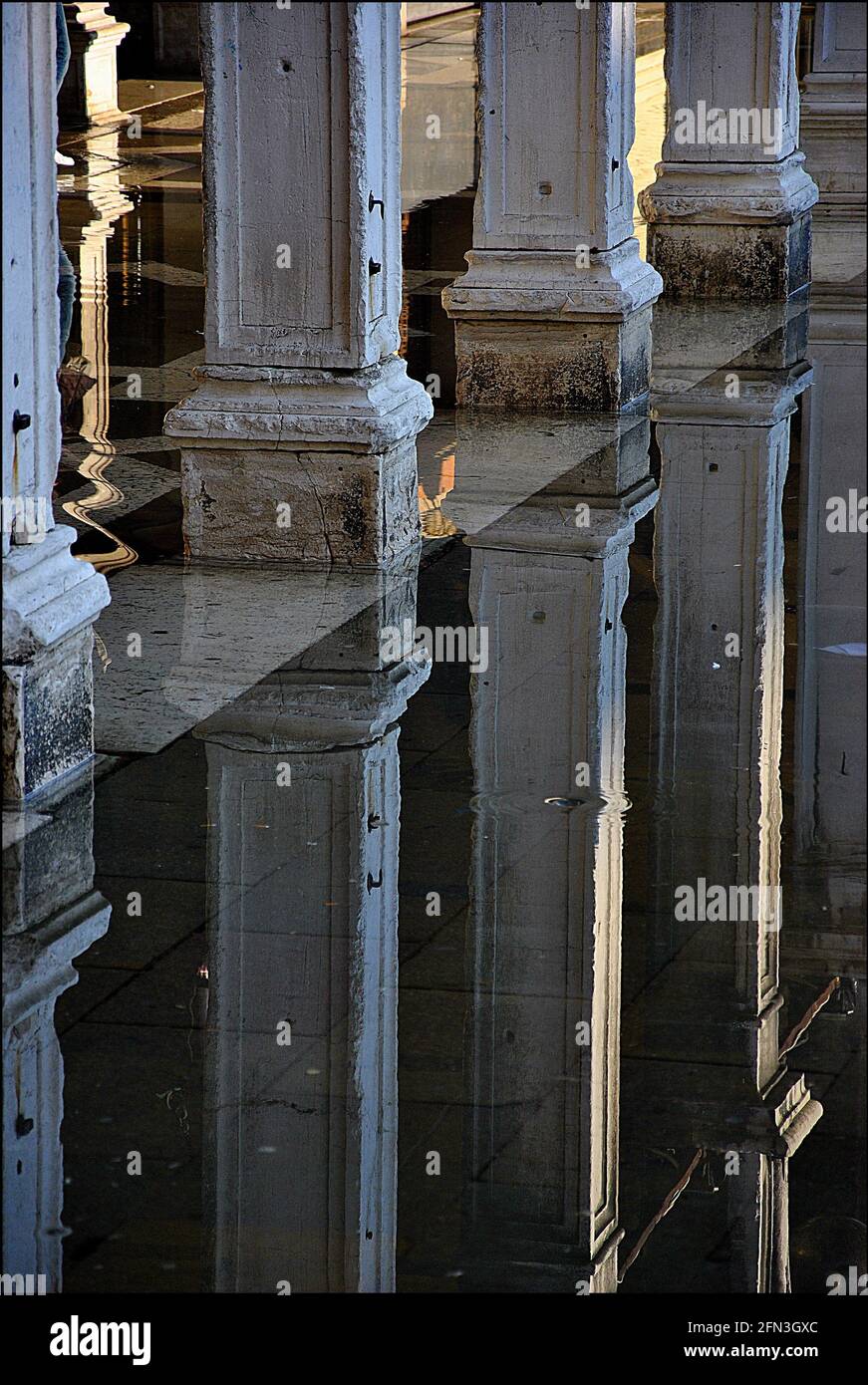 Colonnades culture hi-res stock photography and images - Alamy