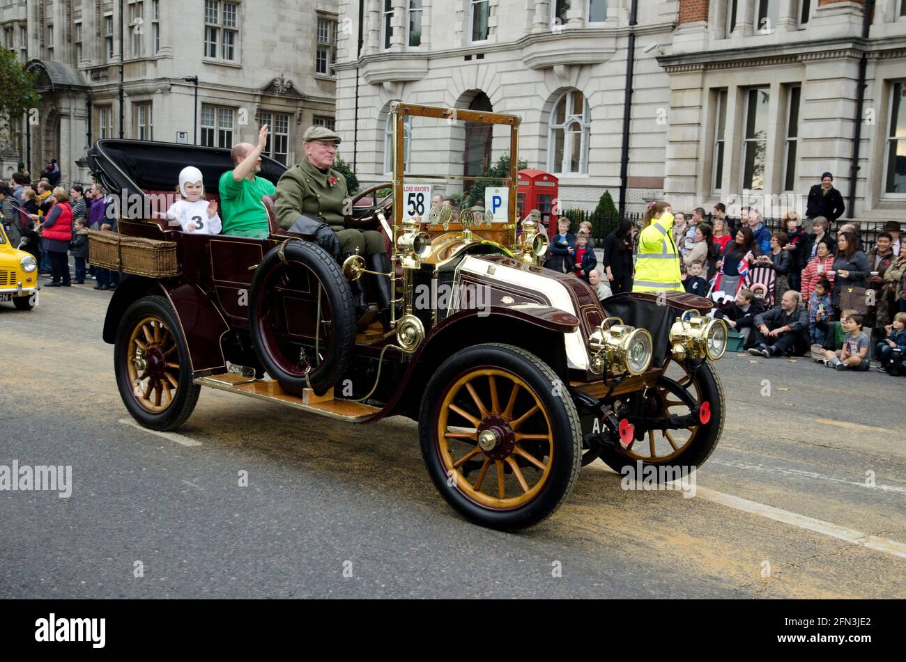 Car show participants hi-res stock photography and images - Alamy