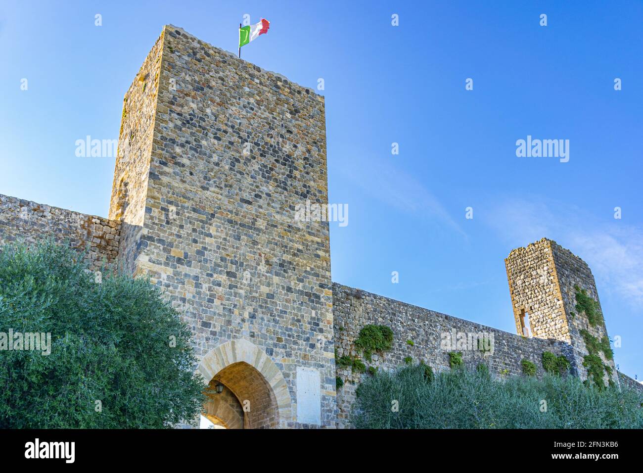 Main entrance and gatehouse to the medieval commune of Monteriggioni in ...