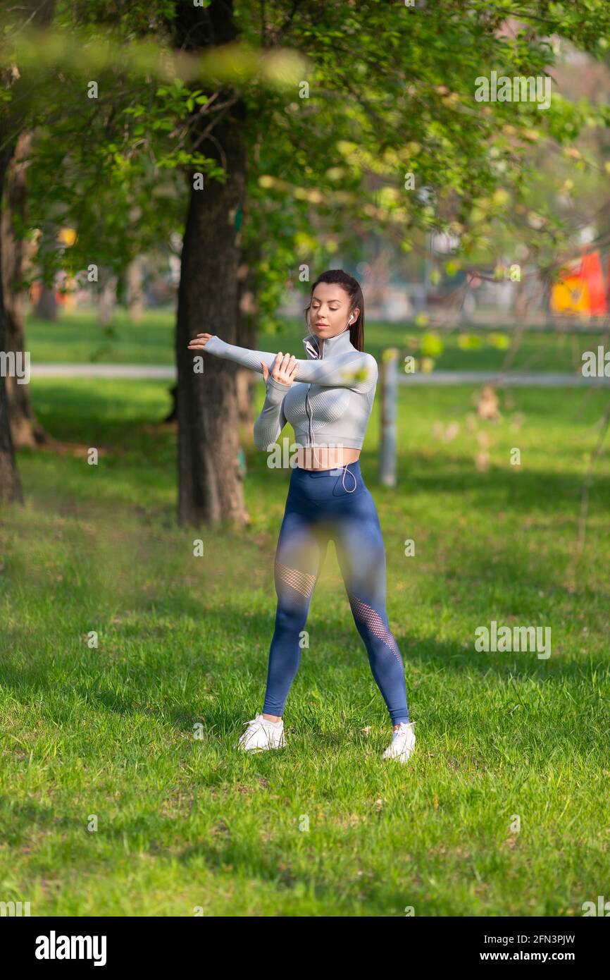 Hand shoulder heal hi-res stock photography and images - Alamy