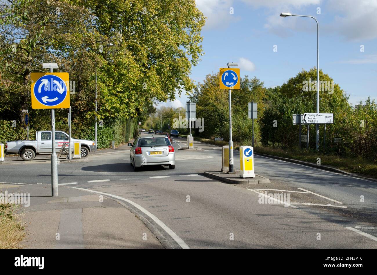 Uk mini roundabout hi-res stock photography and images - Alamy