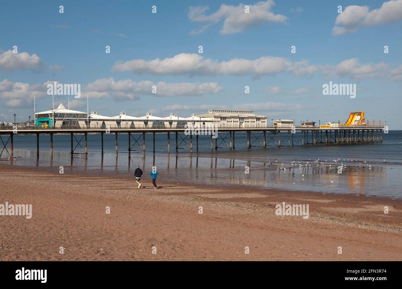 Pier and Beach Paignton Devon Stock Photo - Alamy