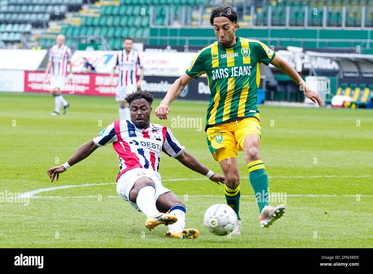 DEN HAAG, NETHERLANDS - MAY 13: Che Nunnely of Willem II, Nassar El ...