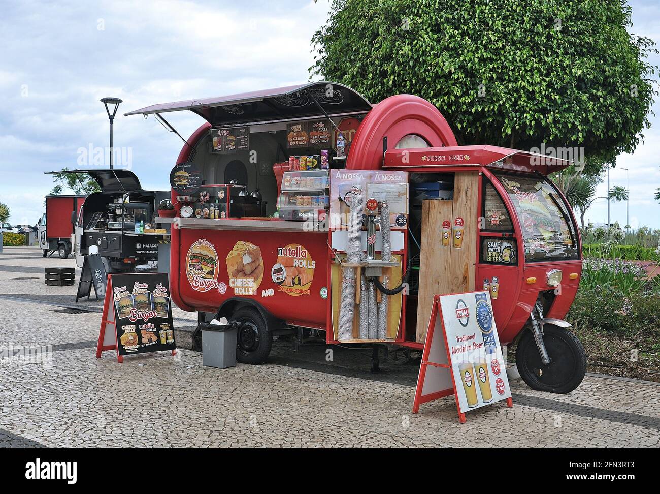 Mobile fast food stall hi-res stock photography and images - Alamy