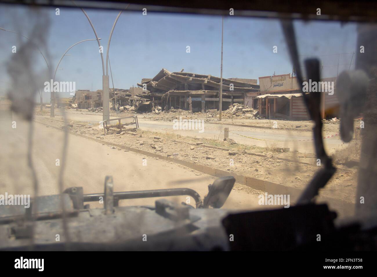 Us military humvee in iraq hi-res stock photography and images - Alamy