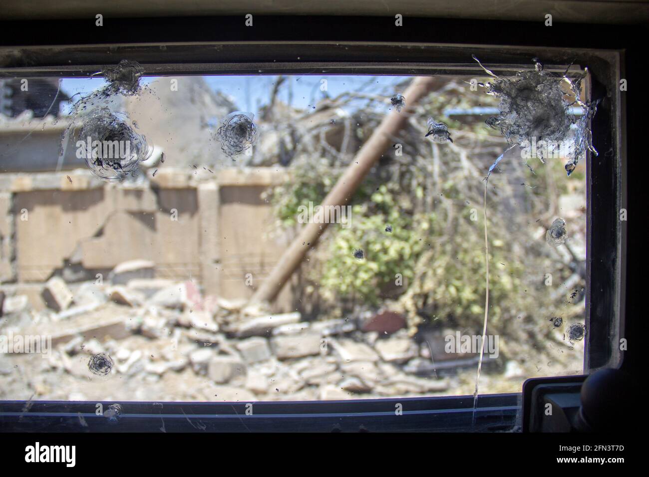 Us army humvee desert hi-res stock photography and images - Alamy