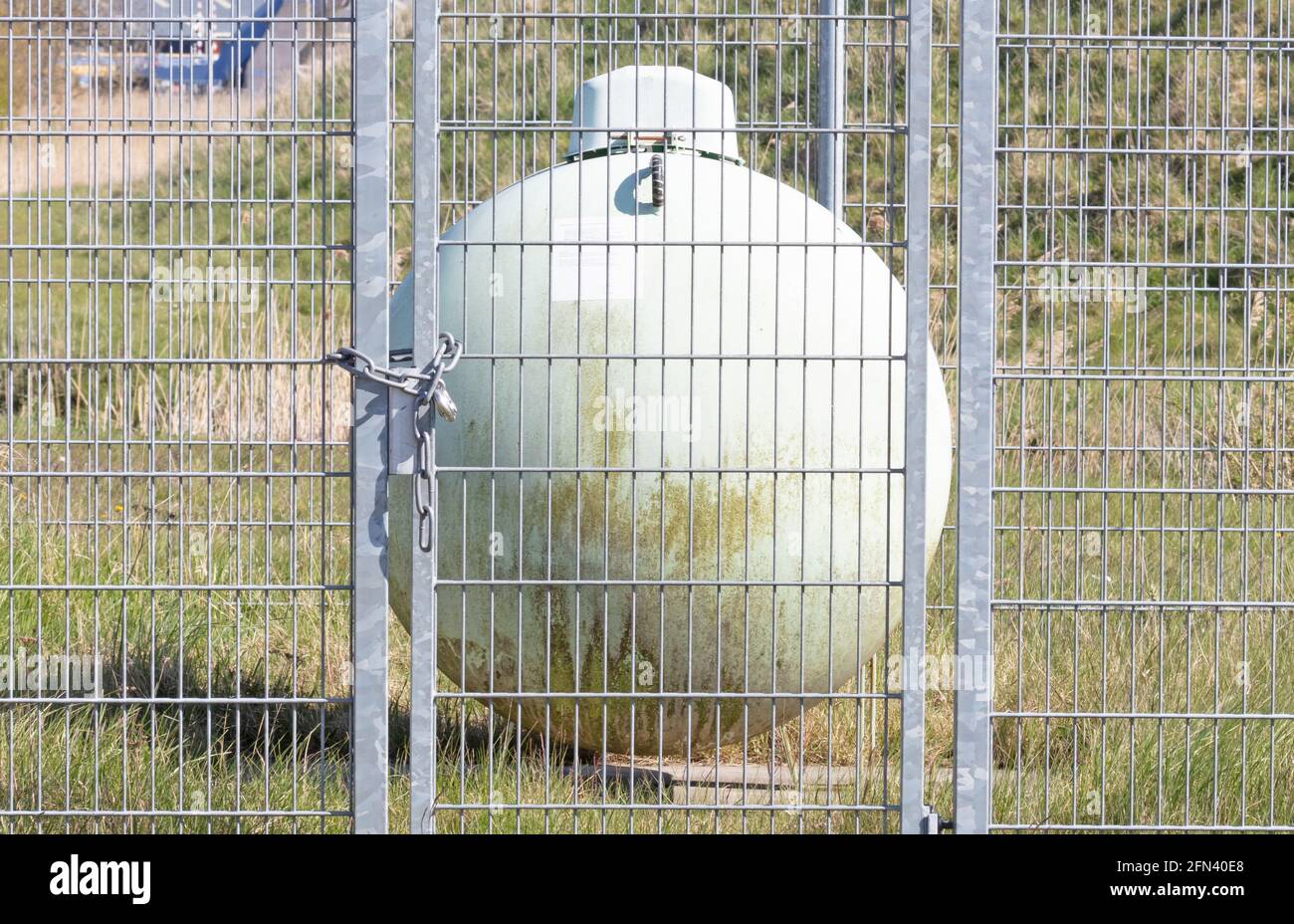 Large door behind hi-res stock photography and images - Alamy