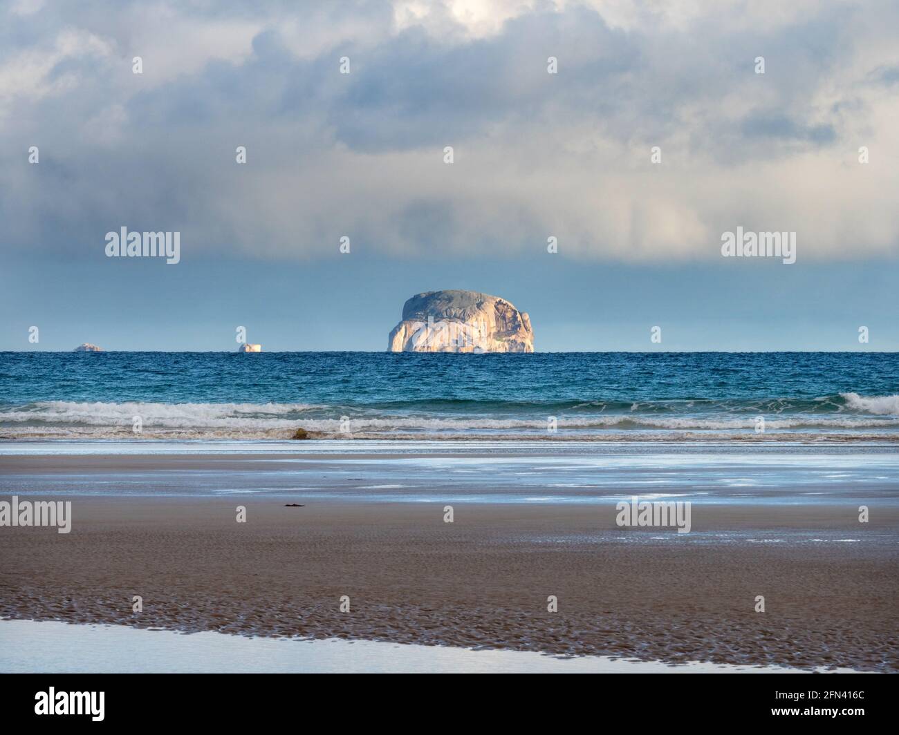 Skull rock seen from Norman Beach, Wilsons Promontory National Park ...