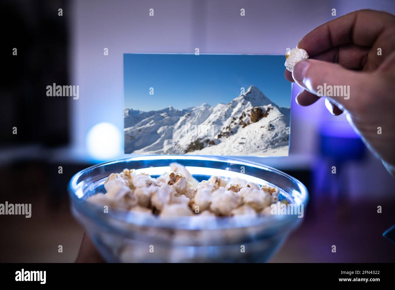 Cinema interior popcorn hi-res stock photography and images - Alamy