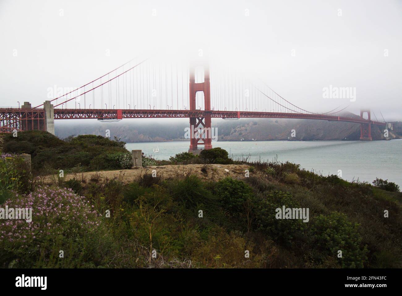 Heavy fog golden gate bridge hi-res stock photography and images - Alamy