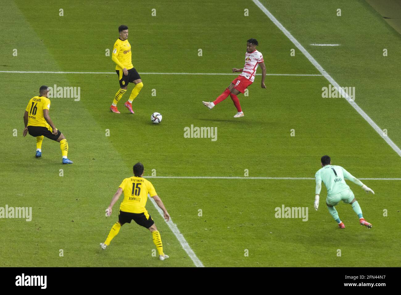 Christopher Nkunku (RBL), Manuel Akanji (BVB), Jadon Malik Sancho (BVB ...
