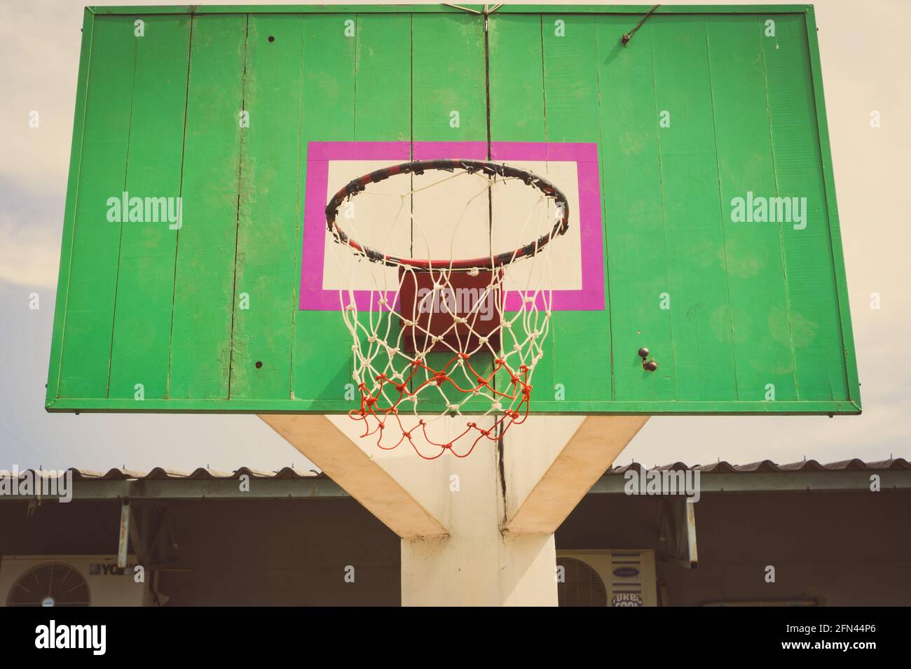 Old basketball goal hi-res stock photography and images - Alamy