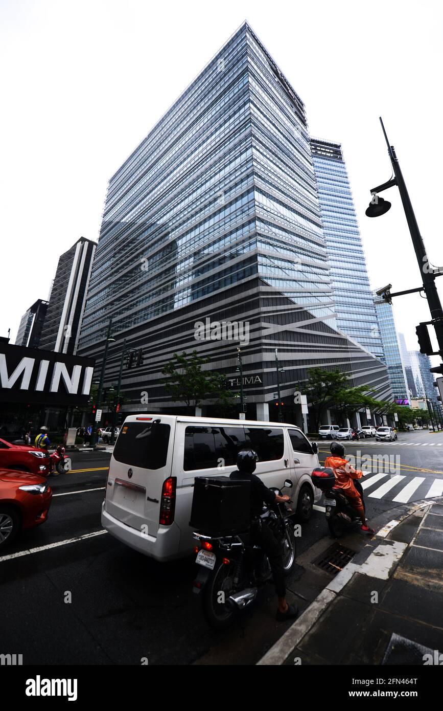 Modern buildings changing the skyline of the Bonifacio Global City in ...