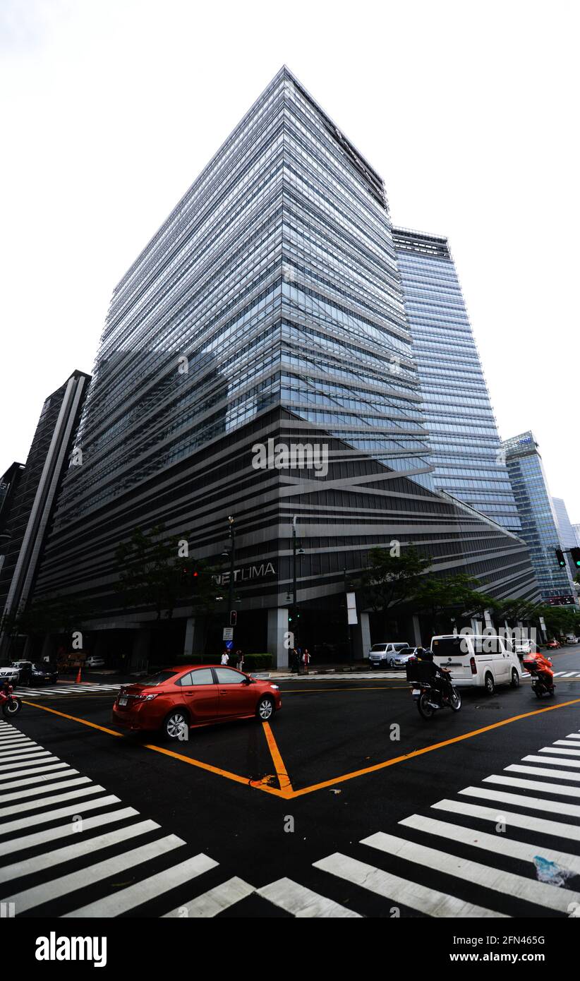 Manila skyscrapers hi-res stock photography and images - Alamy