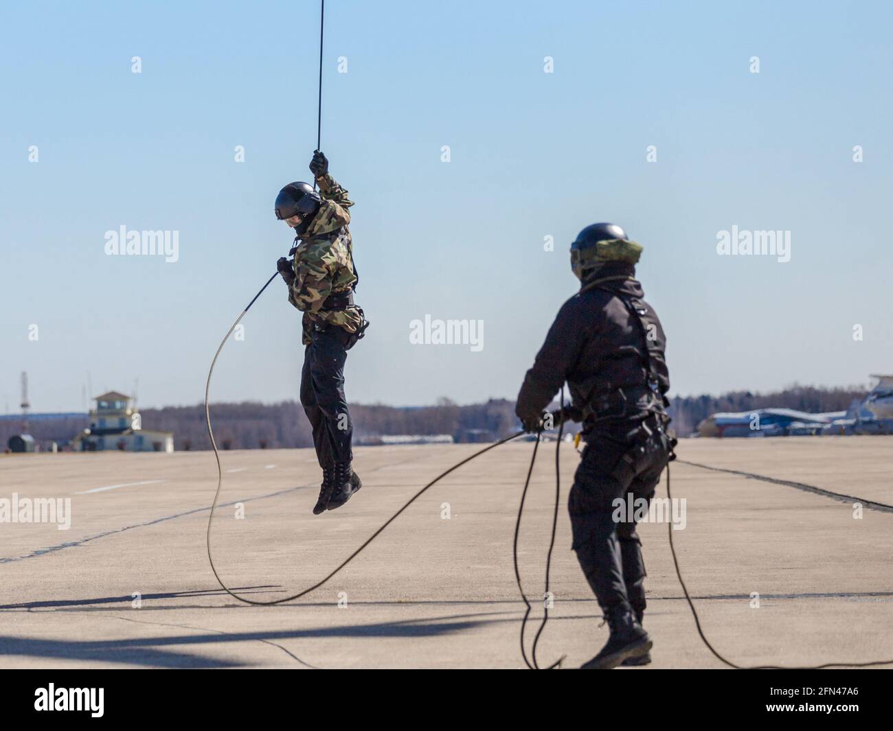 Moscow, Russia. 13th Apr, 2018. The belaying and descending special ...