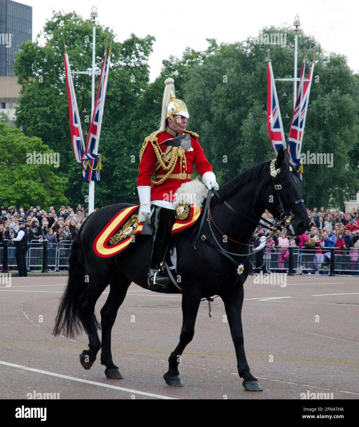 Mounted Life Guard Officer Outside Buckingham Palace Trooping The ...