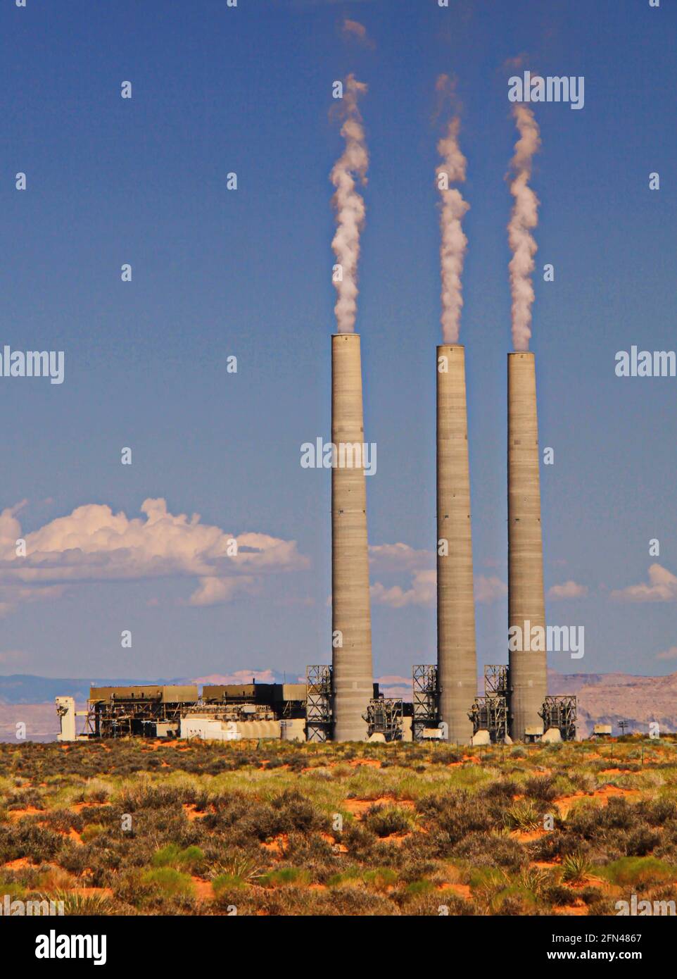 Still air at a power plant near Page in Utah in the USA Stock Photo - Alamy