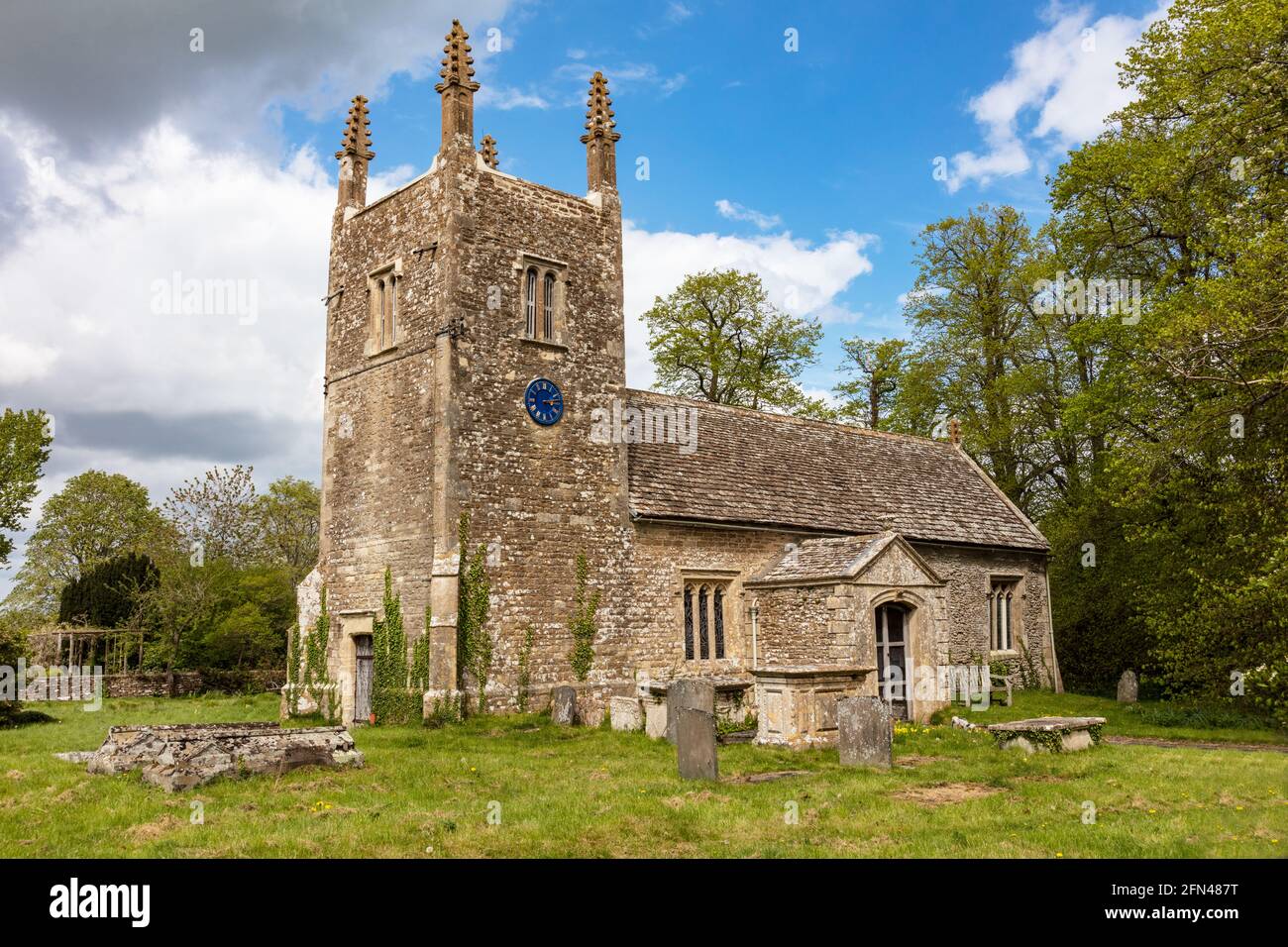 Grade 1 listed 12th century church hi-res stock photography and images ...