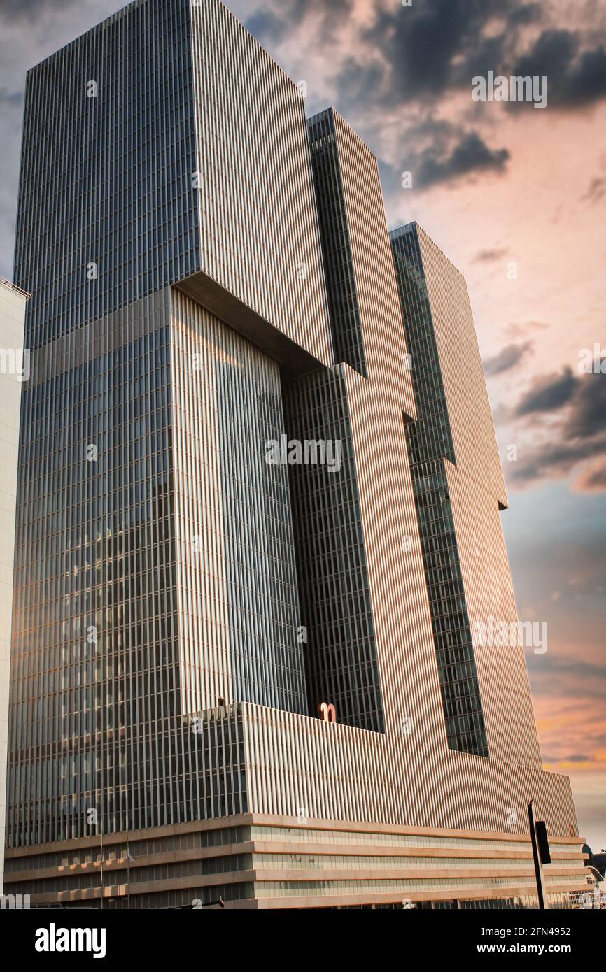 Downtown skyline rotterdam delftse hi-res stock photography and images ...