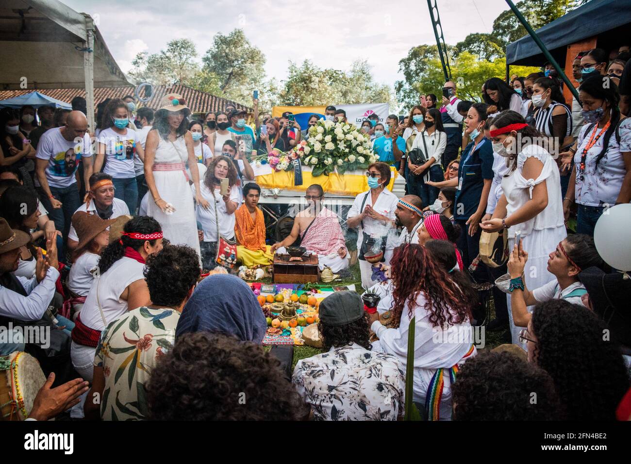Sisters funeral hi-res stock photography and images - Alamy