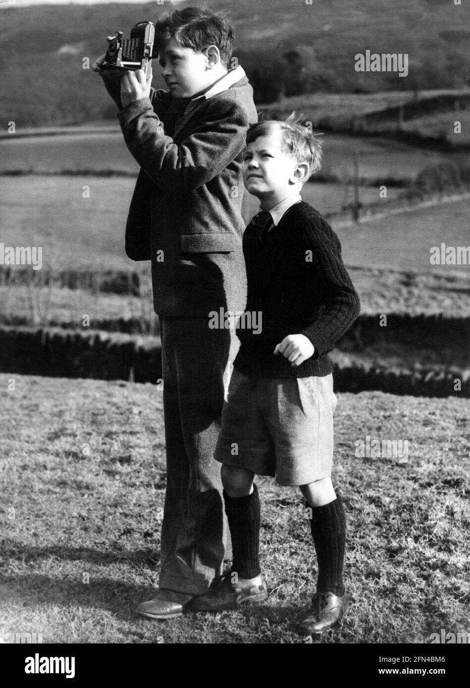 Camera 1950s hi-res stock photography and images - Alamy