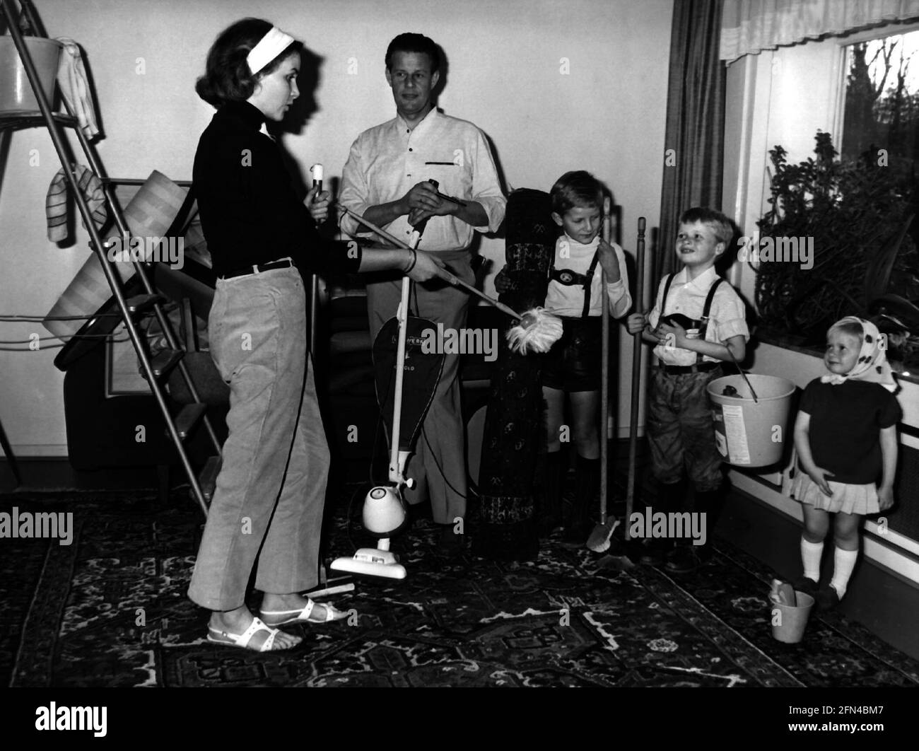 1970 family hi-res stock photography and images - Alamy