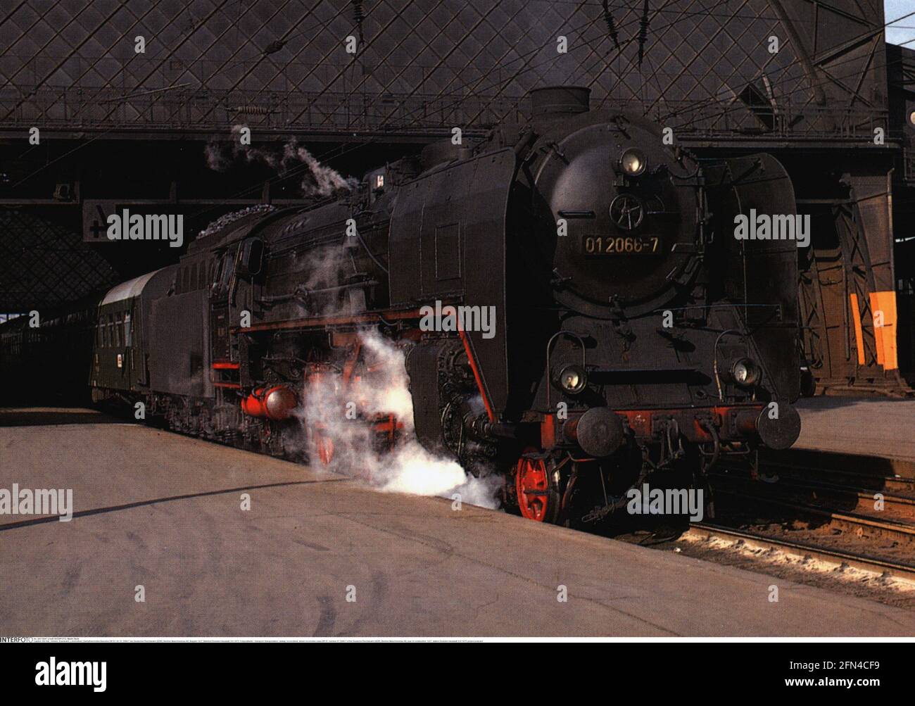 German class 01 steam locomotive hi-res stock photography and images ...
