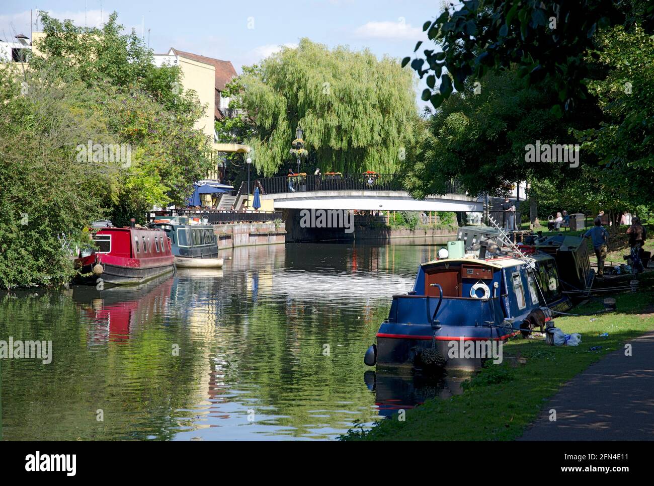 River lea ware hi-res stock photography and images - Alamy