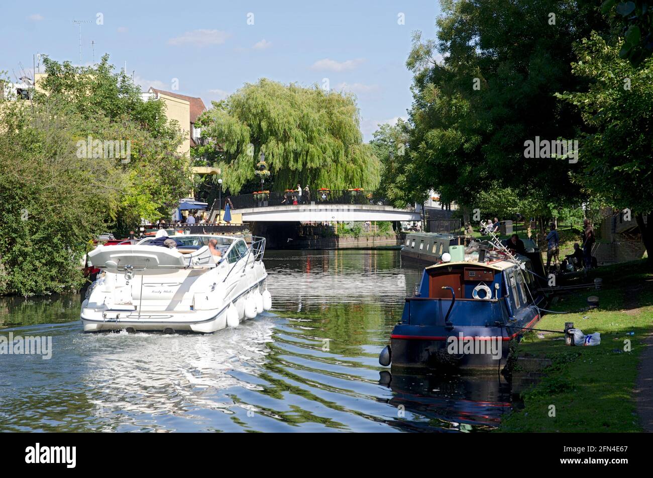 Boating on river hi-res stock photography and images - Alamy