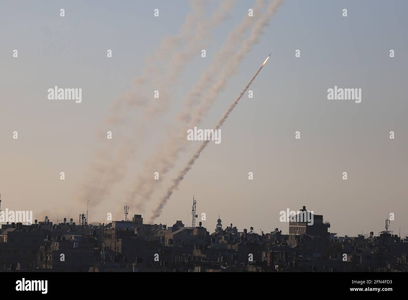 the Gaza Strip, Palestine, Palestine. 13th May, 2021. Palestinian ...