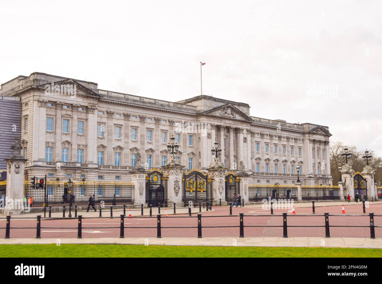 Buckingham Palace exterior, London, UK Stock Photo - Alamy