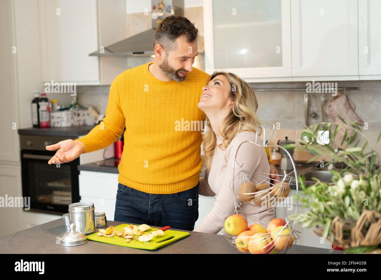 Young couple romantic meal hi-res stock photography and images - Alamy
