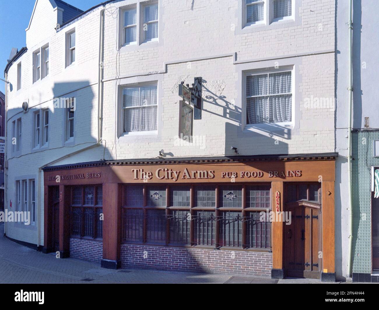 The City Arms Pub, Central Cardiff Stock Photo - Alamy