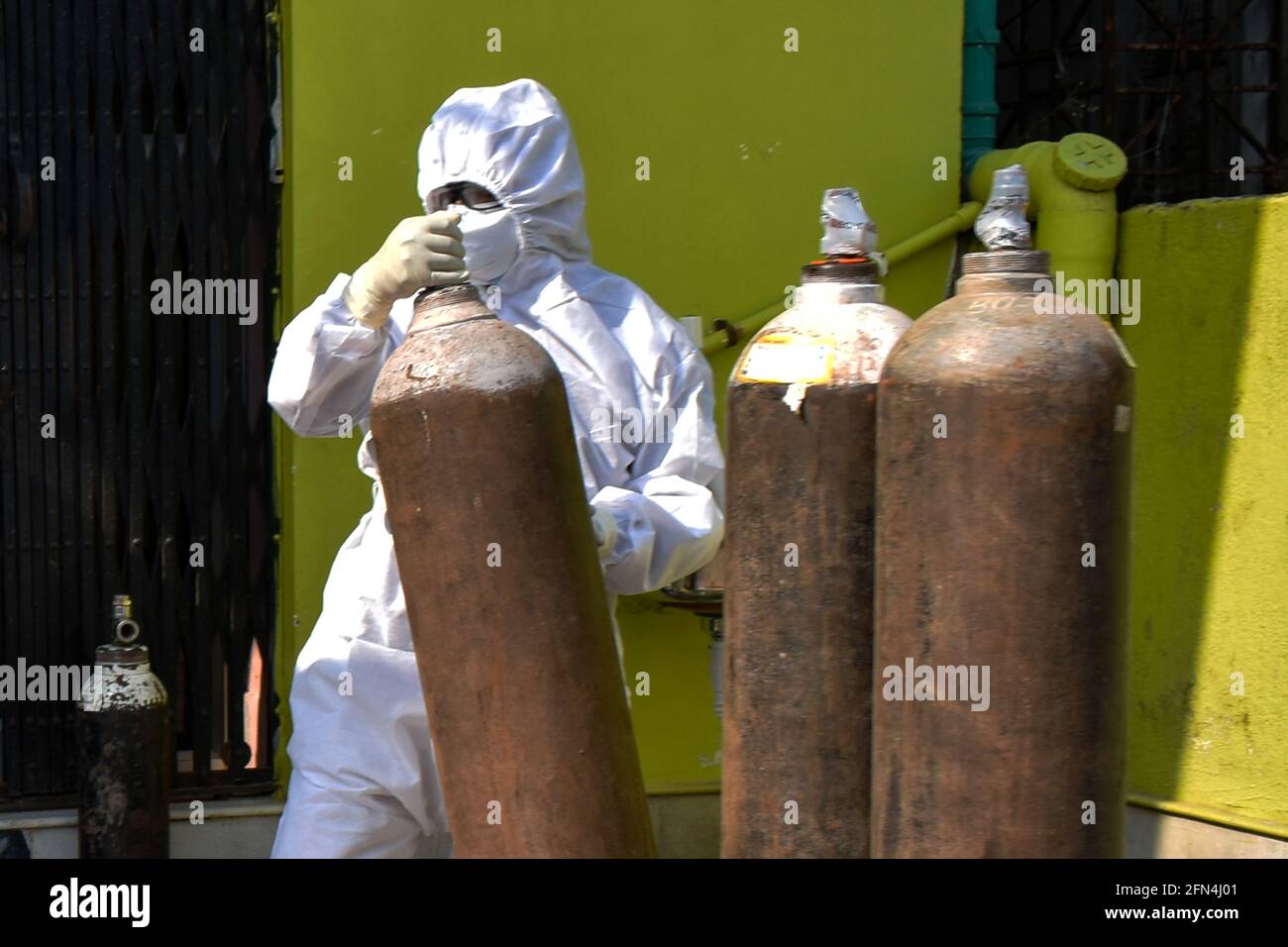 Oxygen cylinder home hi-res stock photography and images - Alamy