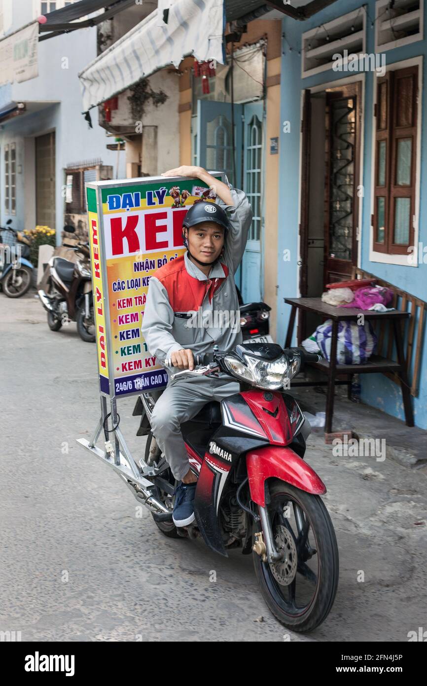 Heavy load sign hi-res stock photography and images - Alamy