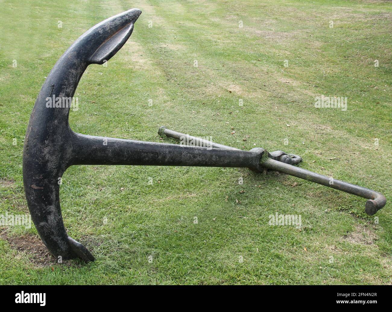 Large ships anchor hi-res stock photography and images - Alamy