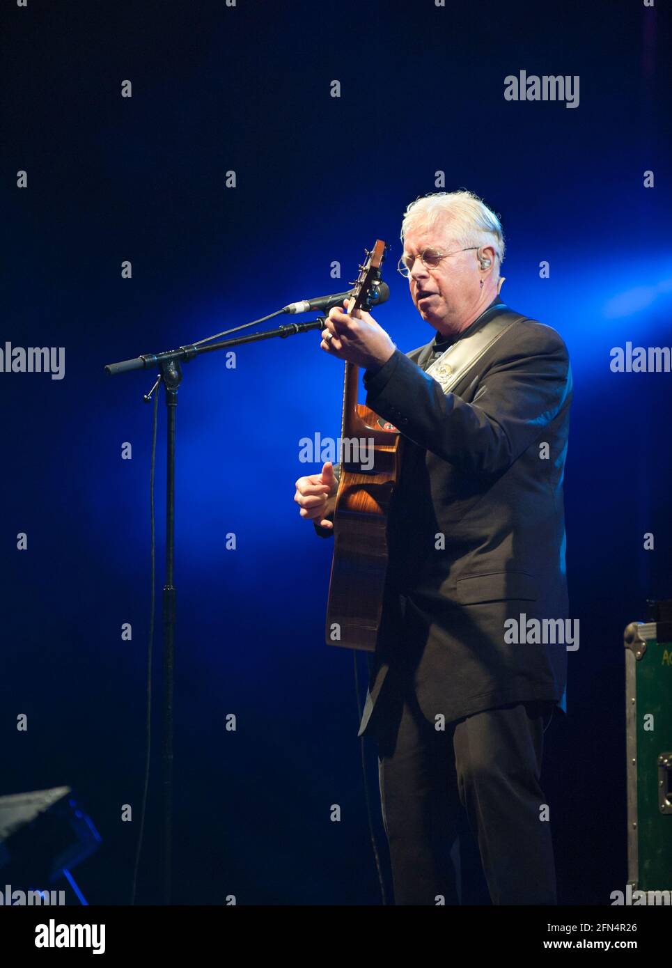Bruce cockburn guitarist hi-res stock photography and images - Alamy