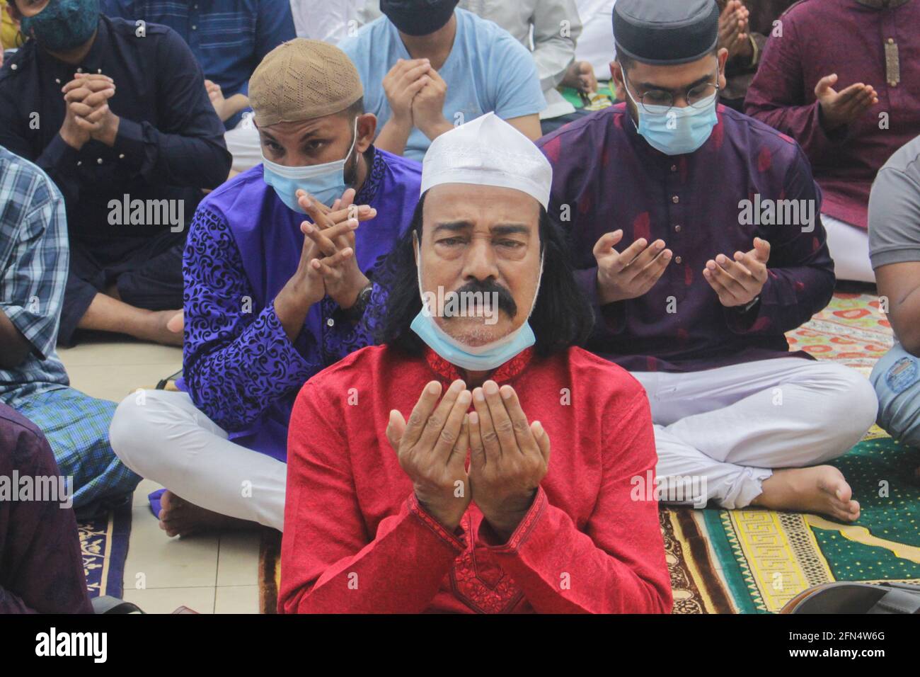 Sylhet, Bangladesh. 14th May 2021. Muslims are taking part in the holy ...