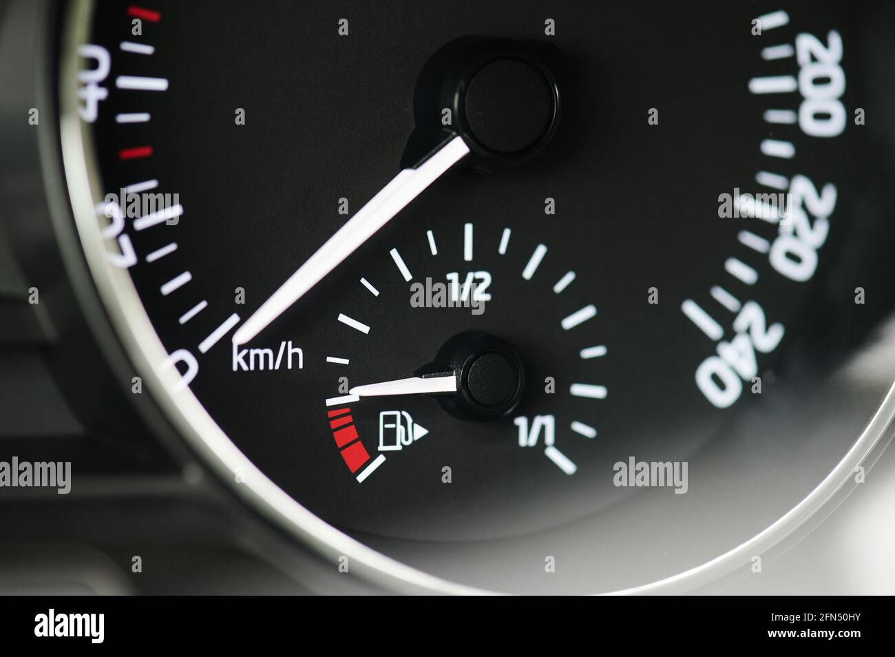 Empty tank dashboard hi-res stock photography and images - Alamy