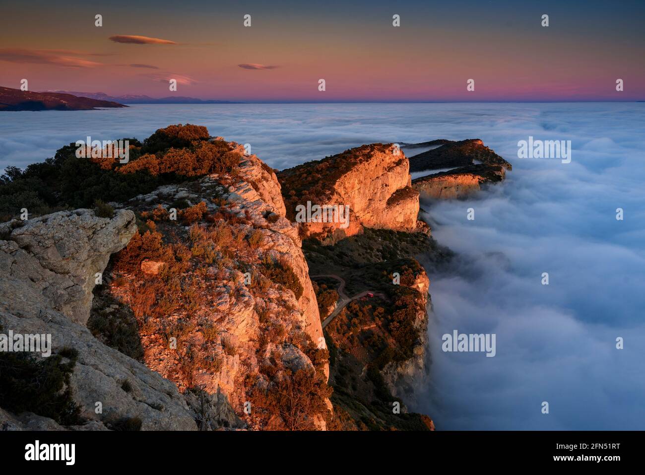 Cañón de roca alta hi-res stock photography and images - Alamy