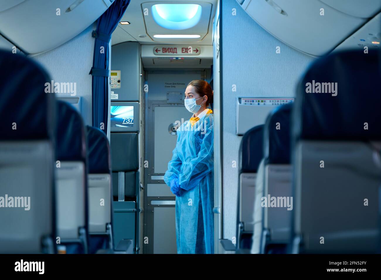 Cockpit plane aisle High Resolution Stock Photography and Images - Alamy
