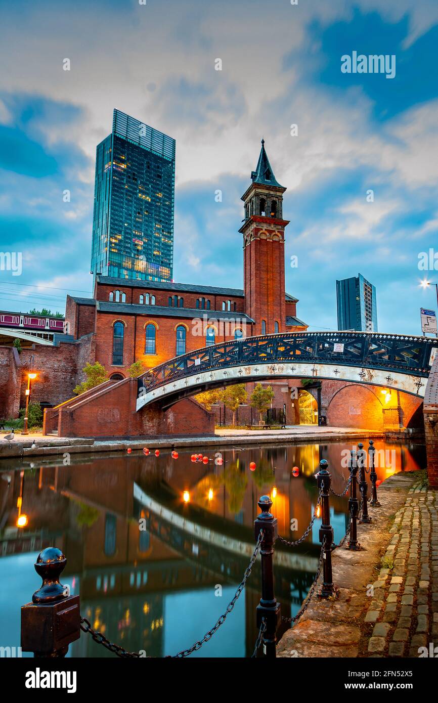 Castlefield basin manchester hi-res stock photography and images - Alamy