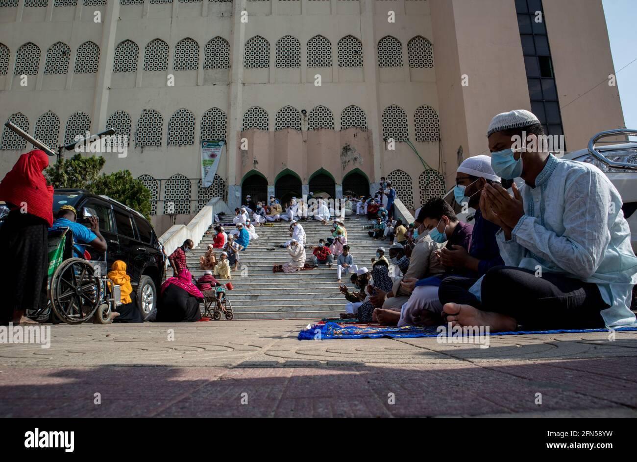 Eid prayers in Bangladesh Stock Photo - Alamy