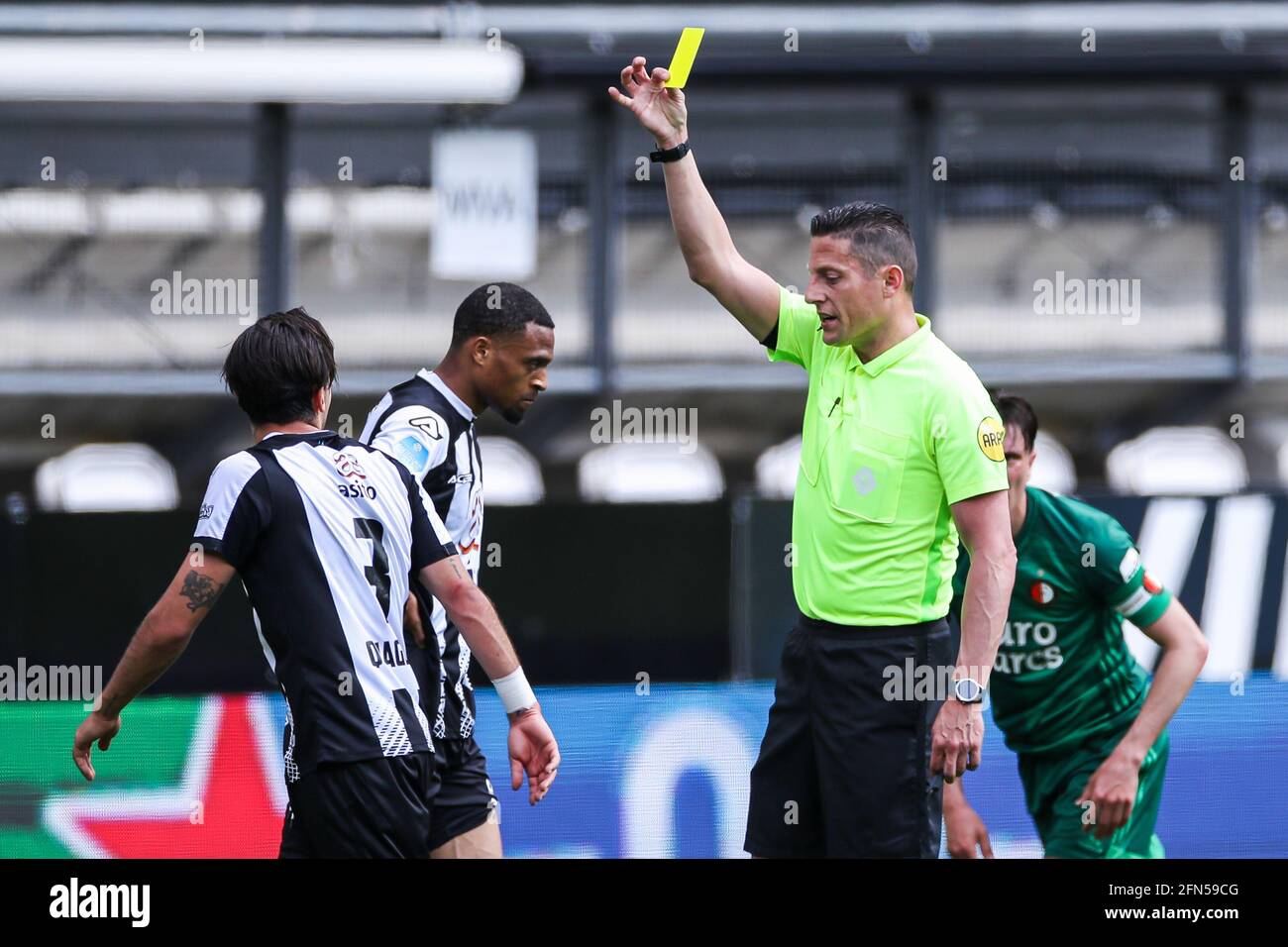 ALMELO, NETHERLANDS - MAY 13: Referee Jeroen Manschot during the Dutch ...
