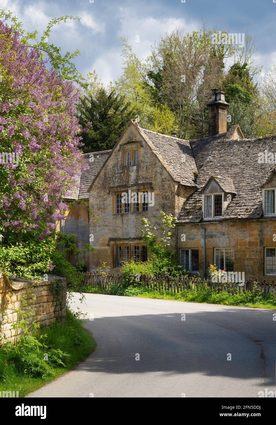 Cottage at Stanway, Gloucestershire, Cotswolds, England Stock Photo - Alamy