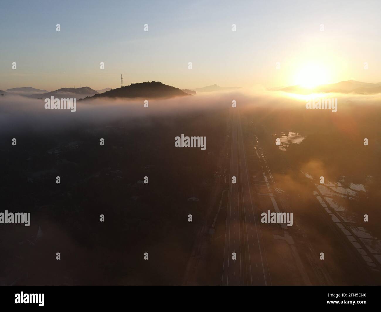 E04 Expressway - Sri Lanka (Meerigama - Kurunegala Stock Photo - Alamy