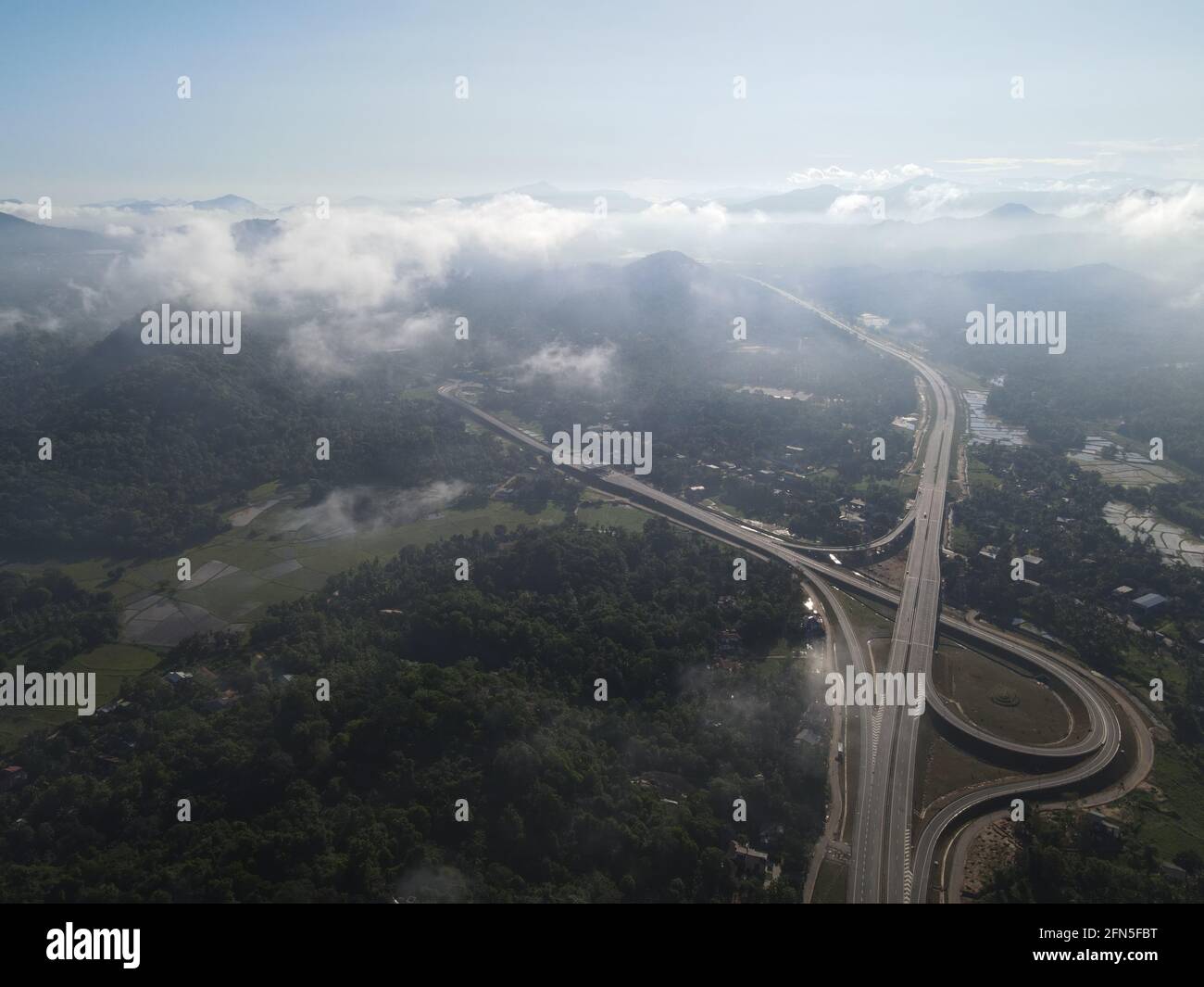 E04 Expressway - Sri Lanka (Meerigama - Kurunegala Stock Photo - Alamy