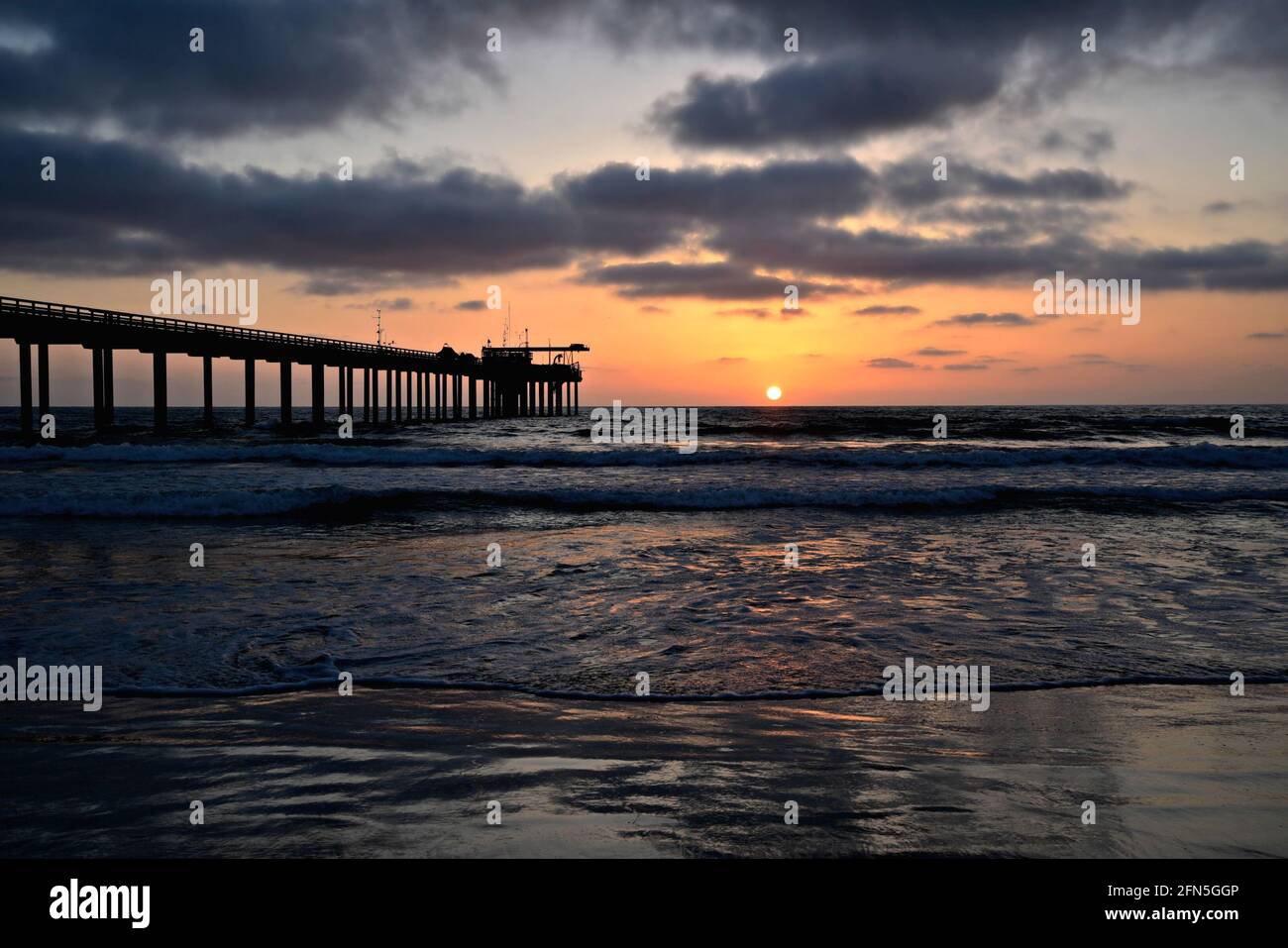 Sunset seascape with scenic view of Ellen Browning Scripps Memorial ...