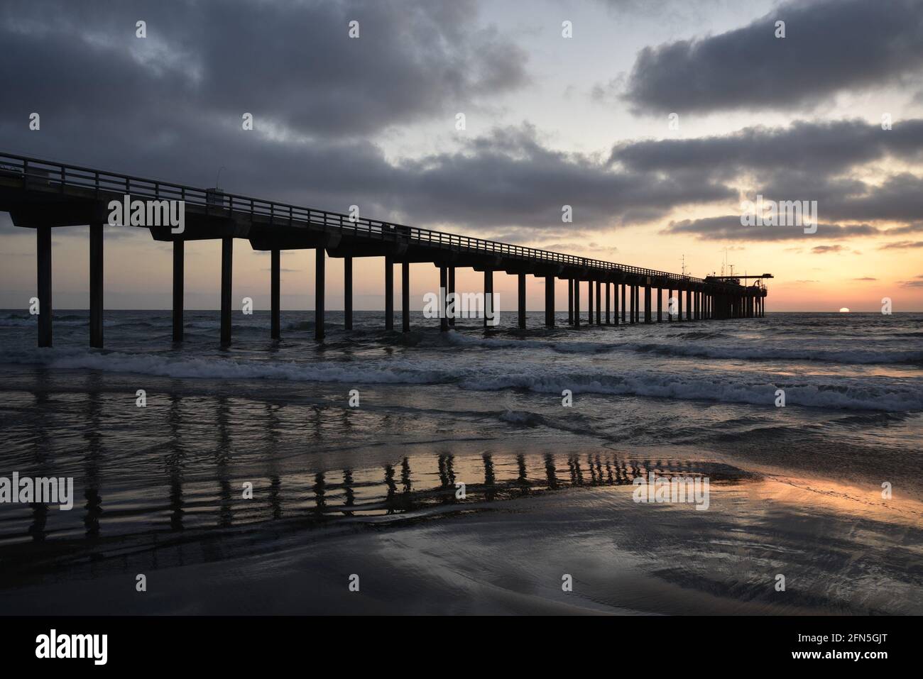 Sunset seascape with scenic view of Ellen Browning Scripps Memorial ...