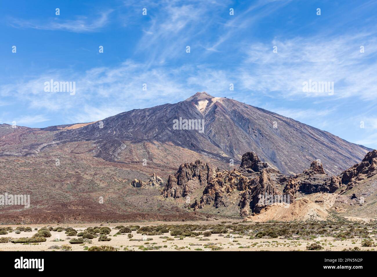 Mount Teide volcano seen across the Llano de Ucanca in spring, Las ...